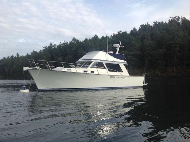 Tollycraft For Sale: 1977 Tollycraft 37 (Diesels, Galley Down)